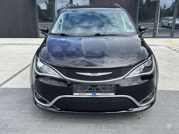 Brūns Chrysler Pacifica 2017 Šauļi, ar dzinēja tilpumu 3.61 L un nobraukumu 186 tūkst. km par 14500 €, foto 6 vietnē AUTOMOTO.COM.LV
