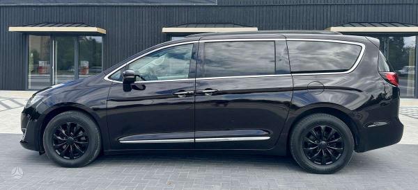 Brūns Chrysler Pacifica 2017 Šauļi, ar dzinēja tilpumu 3.61 L un nobraukumu 186 tūkst. km par 14500 €, foto 7 vietnē AUTOMOTO.COM.LV