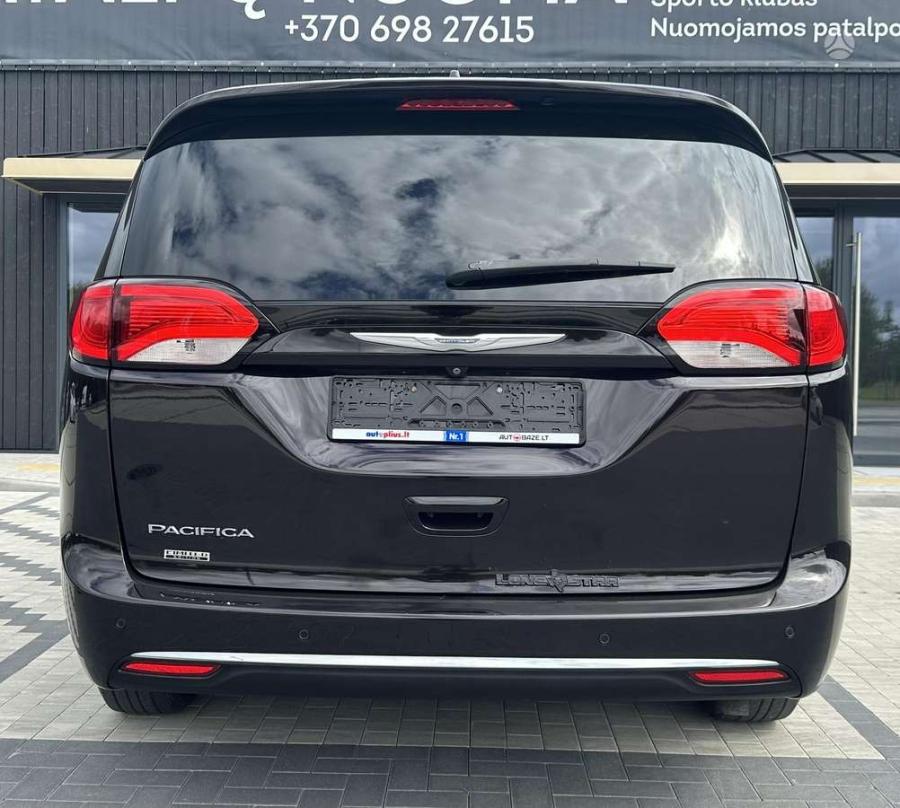 Brown Chrysler Pacifica 2017 in Siauliai, with an engine capacity of 3.61 L and mileage of 186 thousand km for 14500 €, photo 13 on AUTOMOTO.COM.LV
