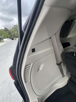 Brown Chrysler Pacifica 2017 in Siauliai, with an engine capacity of 3.61 L and mileage of 186 thousand km for 14500 €, photo 23 on AUTOMOTO.COM.LV