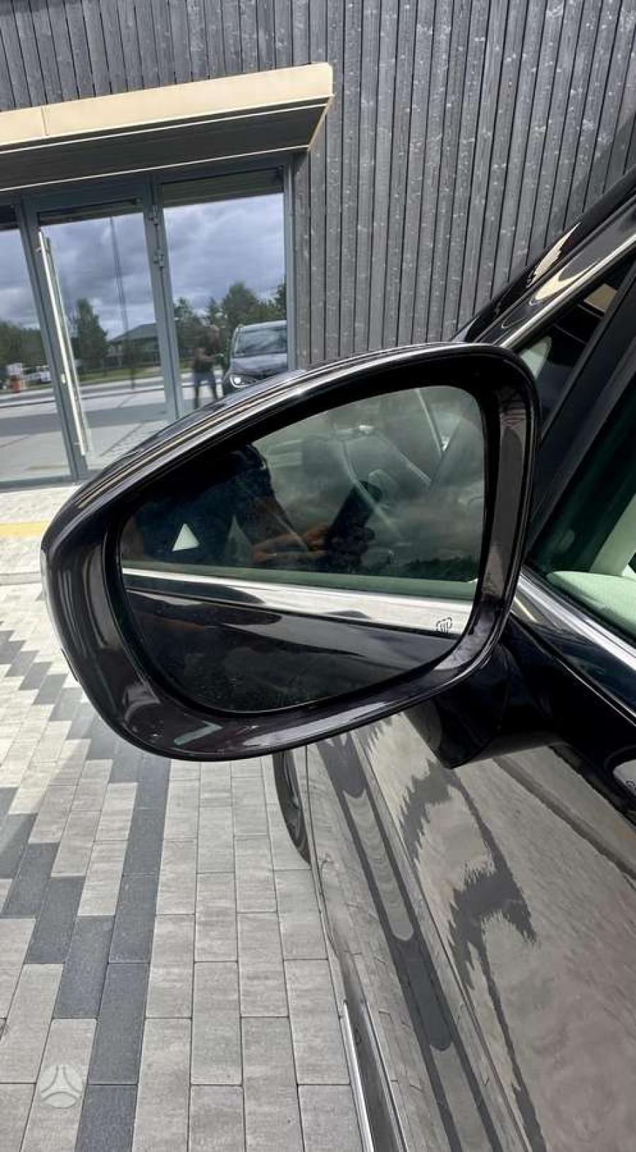 Brown Chrysler Pacifica 2017 in Siauliai, with an engine capacity of 3.61 L and mileage of 186 thousand km for 14500 €, photo 24 on AUTOMOTO.COM.LV