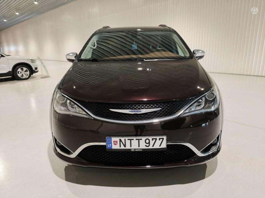 Brūns Chrysler Pacifica 2017 Šauļi, ar dzinēja tilpumu 3.61 L un nobraukumu 195 tūkst. km par 16900 €, foto 4 vietnē AUTOMOTO.COM.LV