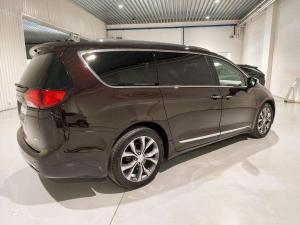 Brūns Chrysler Pacifica 2017 Šauļi, ar dzinēja tilpumu 3.61 L un nobraukumu 195 tūkst. km par 16900 €, foto 5 vietnē AUTOMOTO.COM.LV