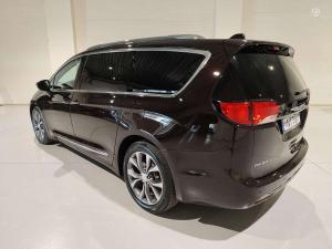 Brūns Chrysler Pacifica 2017 Šauļi, ar dzinēja tilpumu 3.61 L un nobraukumu 195 tūkst. km par 16900 €, foto 6 vietnē AUTOMOTO.COM.LV