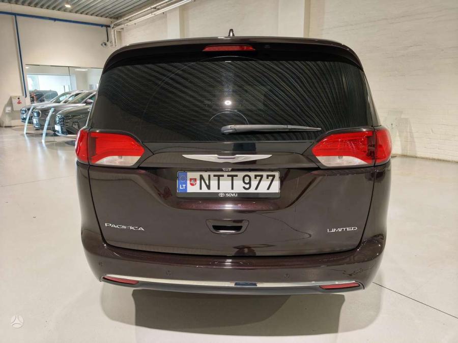 Brūns Chrysler Pacifica 2017 Šauļi, ar dzinēja tilpumu 3.61 L un nobraukumu 195 tūkst. km par 16900 €, foto 7 vietnē AUTOMOTO.COM.LV