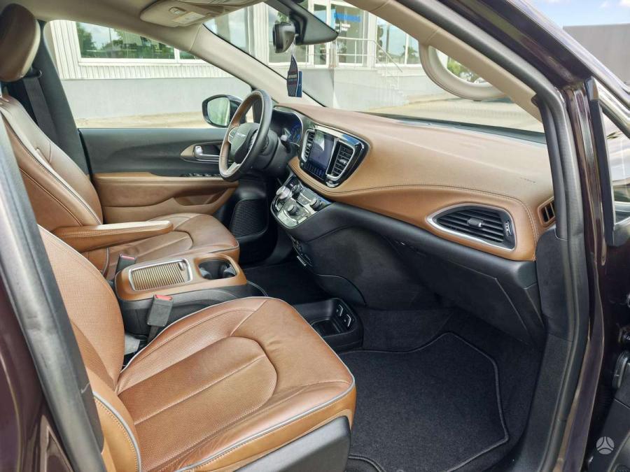 Brūns Chrysler Pacifica 2017 Šauļi, ar dzinēja tilpumu 3.61 L un nobraukumu 195 tūkst. km par 16900 €, foto 23 vietnē AUTOMOTO.COM.LV