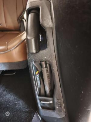 Brūns Chrysler Pacifica 2017 Šauļi, ar dzinēja tilpumu 3.61 L un nobraukumu 195 tūkst. km par 16900 €, foto 24 vietnē AUTOMOTO.COM.LV