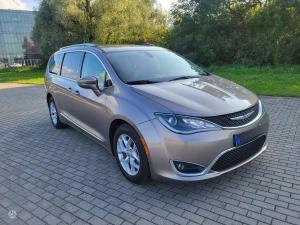 Brūns Chrysler Pacifica 2017 Šauļi, ar dzinēja tilpumu 3.61 L un nobraukumu 210 tūkst. km par 12000 €, foto  vietnē AUTOMOTO.COM.LV