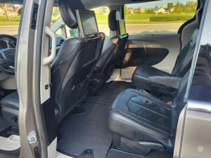 Brūns Chrysler Pacifica 2017 Šauļi, ar dzinēja tilpumu 3.61 L un nobraukumu 210 tūkst. km par 12000 €, foto 16 vietnē AUTOMOTO.COM.LV