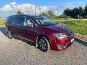 Brown Chrysler Pacifica 2017 in Palanga, with an engine capacity of 3.60 L and mileage of 182 thousand km for 18500 €, photo 4 on AUTOMOTO.COM.LV