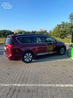 Brown Chrysler Pacifica 2017 in Palanga, with an engine capacity of 3.60 L and mileage of 182 thousand km for 18500 €, photo 7 on AUTOMOTO.COM.LV