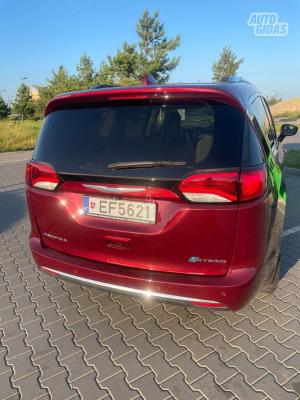 Brown Chrysler Pacifica 2017 in Palanga, with an engine capacity of 3.60 L and mileage of 182 thousand km for 18500 €, photo 9 on AUTOMOTO.COM.LV