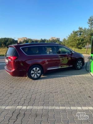 Brown Chrysler Pacifica 2017 in Palanga, with an engine capacity of 3.60 L and mileage of 182 thousand km for 18500 €, photo 12 on AUTOMOTO.COM.LV