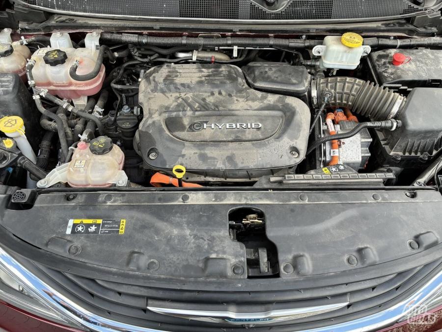 Brown Chrysler Pacifica 2017 in Palanga, with an engine capacity of 3.60 L and mileage of 182 thousand km for 18500 €, photo 19 on AUTOMOTO.COM.LV