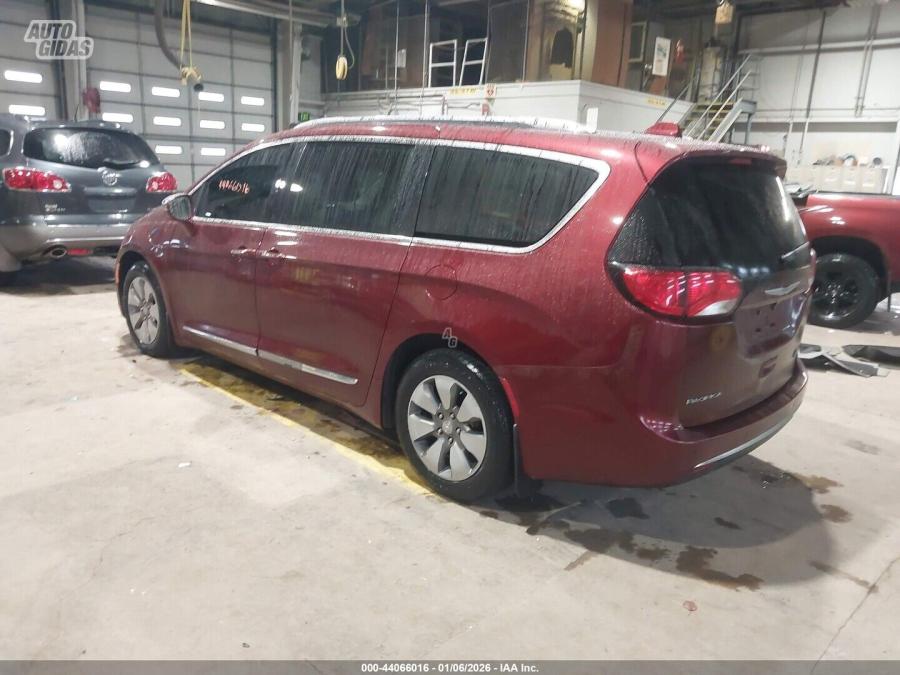 Brown Chrysler Pacifica 2017 in Palanga, with an engine capacity of 3.60 L and mileage of 182 thousand km for 18500 €, photo 23 on AUTOMOTO.COM.LV