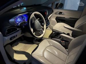 Brown Chrysler Pacifica 2017 in Palanga, with an engine capacity of 3.60 L and mileage of 182 thousand km for 18500 €, photo 26 on AUTOMOTO.COM.LV