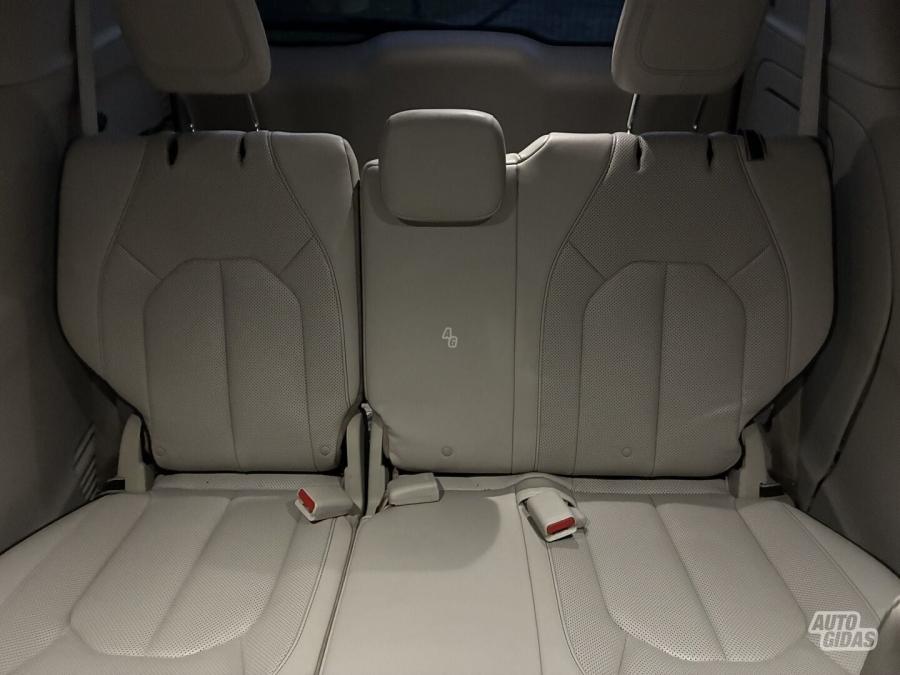 Brown Chrysler Pacifica 2017 in Palanga, with an engine capacity of 3.60 L and mileage of 182 thousand km for 18500 €, photo 28 on AUTOMOTO.COM.LV