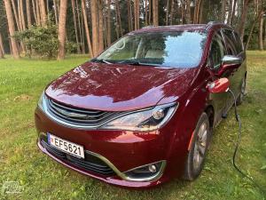 Brown Chrysler Pacifica 2017 in Palanga, with an engine capacity of 3.60 L and mileage of 182 thousand km for 18500 €, photo 29 on AUTOMOTO.COM.LV