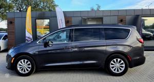 Brown Chrysler Pacifica 2017 in Taurage, with an engine capacity of 3.61 L and mileage of 145 thousand km for 12800 €, photo 6 on AUTOMOTO.COM.LV