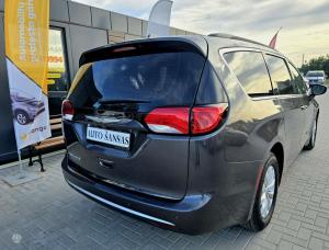Brown Chrysler Pacifica 2017 in Taurage, with an engine capacity of 3.61 L and mileage of 145 thousand km for 12800 €, photo 13 on AUTOMOTO.COM.LV