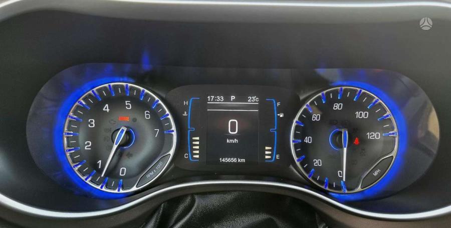 Brown Chrysler Pacifica 2017 in Taurage, with an engine capacity of 3.61 L and mileage of 145 thousand km for 12800 €, photo 17 on AUTOMOTO.COM.LV