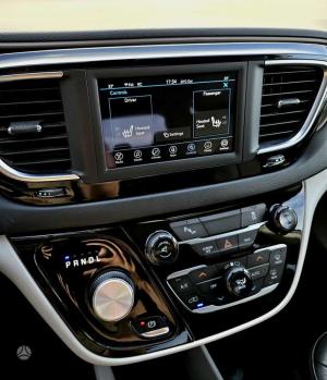 Brown Chrysler Pacifica 2017 in Taurage, with an engine capacity of 3.61 L and mileage of 145 thousand km for 12800 €, photo 20 on AUTOMOTO.COM.LV