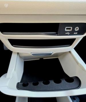 Brown Chrysler Pacifica 2017 in Taurage, with an engine capacity of 3.61 L and mileage of 145 thousand km for 12800 €, photo 21 on AUTOMOTO.COM.LV