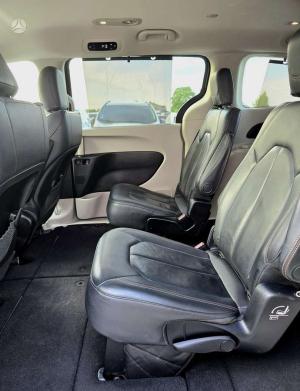 Brown Chrysler Pacifica 2017 in Taurage, with an engine capacity of 3.61 L and mileage of 145 thousand km for 12800 €, photo 29 on AUTOMOTO.COM.LV