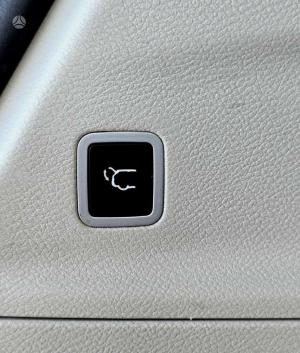 Brown Chrysler Pacifica 2017 in Taurage, with an engine capacity of 3.61 L and mileage of 145 thousand km for 12800 €, photo 38 on AUTOMOTO.COM.LV