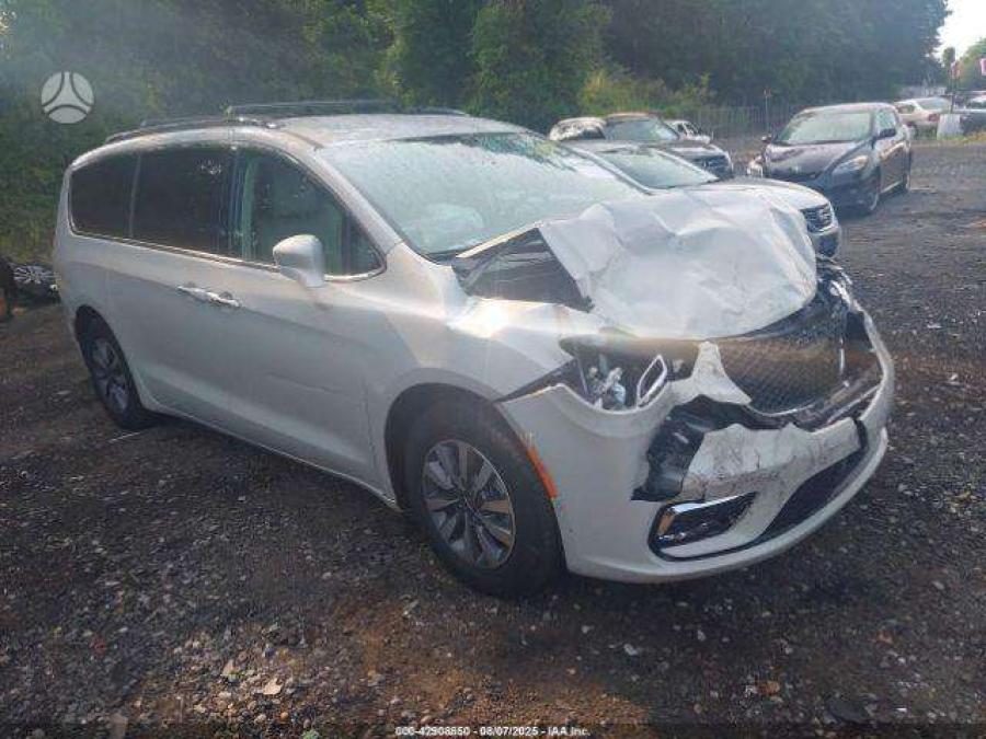Brūns Chrysler Pacifica 2021 Klaipėda, ar dzinēja tilpumu 3.60 L un nobraukumu 1 tūkst. km par 12500 €, foto 2 vietnē AUTOMOTO.COM.LV