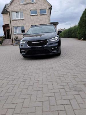 Brown Chrysler Pacifica 2022 in Plunge, with an engine capacity of 3.60 L and mileage of 132 thousand km for 21000 €, photo  on AUTOMOTO.COM.LV