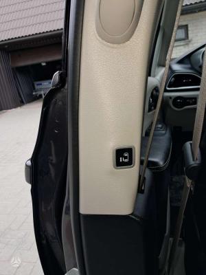 Brown Chrysler Pacifica 2022 in Plunge, with an engine capacity of 3.60 L and mileage of 132 thousand km for 21000 €, photo 12 on AUTOMOTO.COM.LV