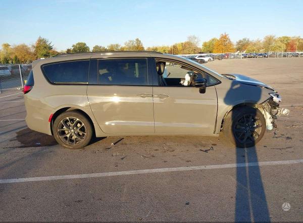 Chrysler Pacifica 2025 Šauļi vietnē Brūns Chrysler Pacifica 2025 Šauļi, ar dzinēja tilpumu 0.00 L un nobraukumu 23 tūkst. km par 19990 €, foto 5 vietnē AUTOMOTO.COM.LV