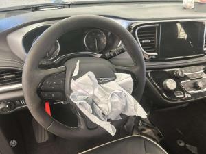 Brown Chrysler Pacifica 2025 in Siauliai, with an engine capacity of 0.00 L and mileage of 23 thousand km for 19990 €, photo 28 on AUTOMOTO.COM.LV
