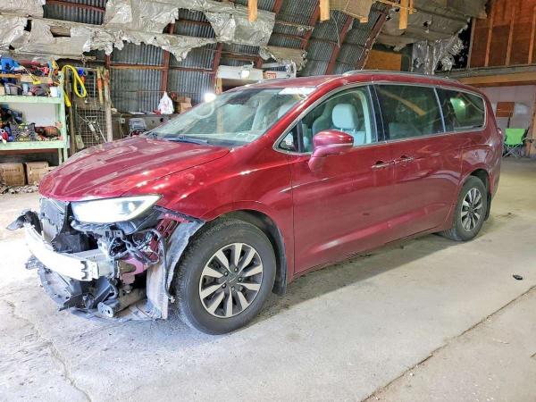 Chrysler Pacifica 2021 in Siauliai, with an engine capacity of 3.60 L and mileage of 126 thousand km for 13500 €, photo 1 on AUTOMOTO.COM.LV