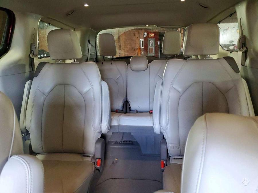 Chrysler Pacifica 2021 in Siauliai, with an engine capacity of 3.60 L and mileage of 126 thousand km for 13500 €, photo 9 on AUTOMOTO.COM.LV