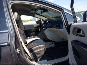 Grey Chrysler Pacifica 2021 in Vilnius, with an engine capacity of 0.00 L and mileage of 124 thousand km for 9800 €, photo 6 on AUTOMOTO.COM.LV
