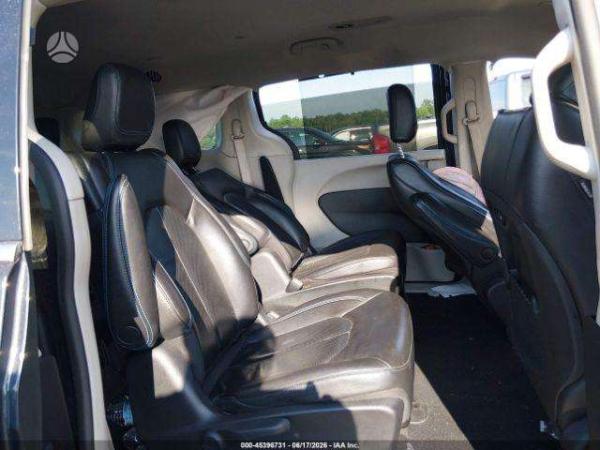 Grey Chrysler Pacifica 2021 in Vilnius, with an engine capacity of 0.00 L and mileage of 124 thousand km for 9800 €, photo 8 on AUTOMOTO.COM.LV
