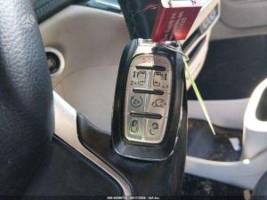 Grey Chrysler Pacifica 2021 in Vilnius, with an engine capacity of 0.00 L and mileage of 124 thousand km for 9800 €, photo 10 on AUTOMOTO.COM.LV