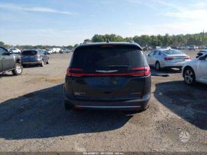 Grey Chrysler Pacifica 2021 in Vilnius, with an engine capacity of 0.00 L and mileage of 124 thousand km for 9800 €, photo 14 on AUTOMOTO.COM.LV