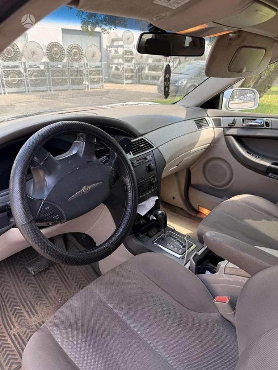 Grey Chrysler Pacifica 2005 in Kaunas, with an engine capacity of 3.80 L and mileage of 250 thousand km for 2300 €, photo 6 on AUTOMOTO.COM.LV