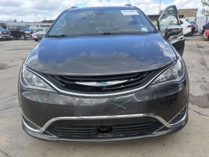 Grey Chrysler Pacifica 2014 in Vilnius, with an engine capacity of 3.61 L and mileage of 101 thousand km for 10800 €, photo 4 on AUTOMOTO.COM.LV