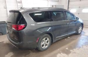 Grey Chrysler Pacifica 2014 in Vilnius, with an engine capacity of 3.61 L and mileage of 101 thousand km for 10800 €, photo 13 on AUTOMOTO.COM.LV