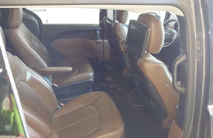 Grey Chrysler Pacifica 2014 in Vilnius, with an engine capacity of 3.61 L and mileage of 101 thousand km for 10800 €, photo 20 on AUTOMOTO.COM.LV
