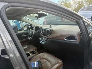Grey Chrysler Pacifica 2014 in Vilnius, with an engine capacity of 3.61 L and mileage of 101 thousand km for 10800 €, photo 22 on AUTOMOTO.COM.LV