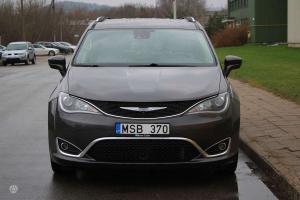 Pelēks Chrysler Pacifica 2017 Viļņa, ar dzinēja tilpumu 3.61 L un nobraukumu 194 tūkst. km par 13500 €, foto 4 vietnē AUTOMOTO.COM.LV