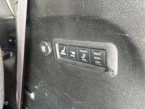 Grey Chrysler Pacifica 2017 in Vilnius, with an engine capacity of 3.60 L and mileage of 164 thousand km for 18500 €, photo 21 on AUTOMOTO.COM.LV