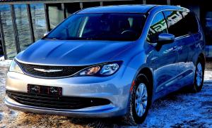 Grey Chrysler Pacifica 2017 in Kretinga, with an engine capacity of 3.60 L and mileage of 179 thousand km for 11999 €, photo  on AUTOMOTO.COM.LV