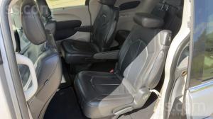 Pelēks Chrysler Pacifica 2017 Rīga, ar dzinēja tilpumu 3.60 L un nobraukumu 193 tūkst. km par 15000 €, foto 9 vietnē AUTOMOTO.COM.LV