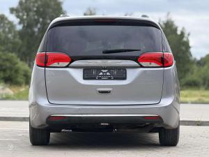 Pelēks Chrysler Pacifica 2017 Kauņa, ar dzinēja tilpumu 3.60 L un nobraukumu 220 tūkst. km par 17600 €, foto 8 vietnē AUTOMOTO.COM.LV